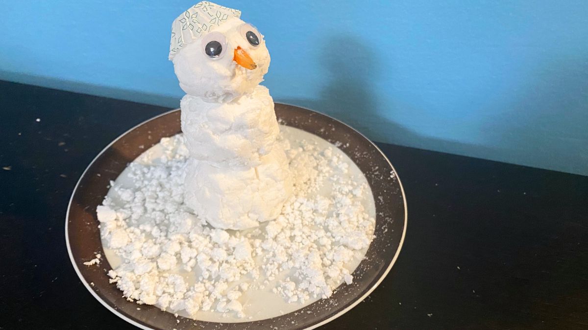 Schnee selber machen mit Kindern: So einfach geht's